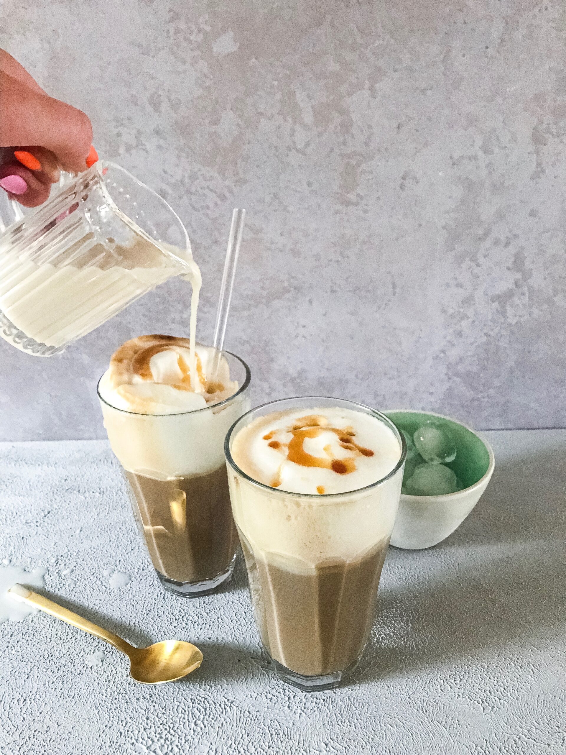 Iskaffe - Pigen i Køkkenet