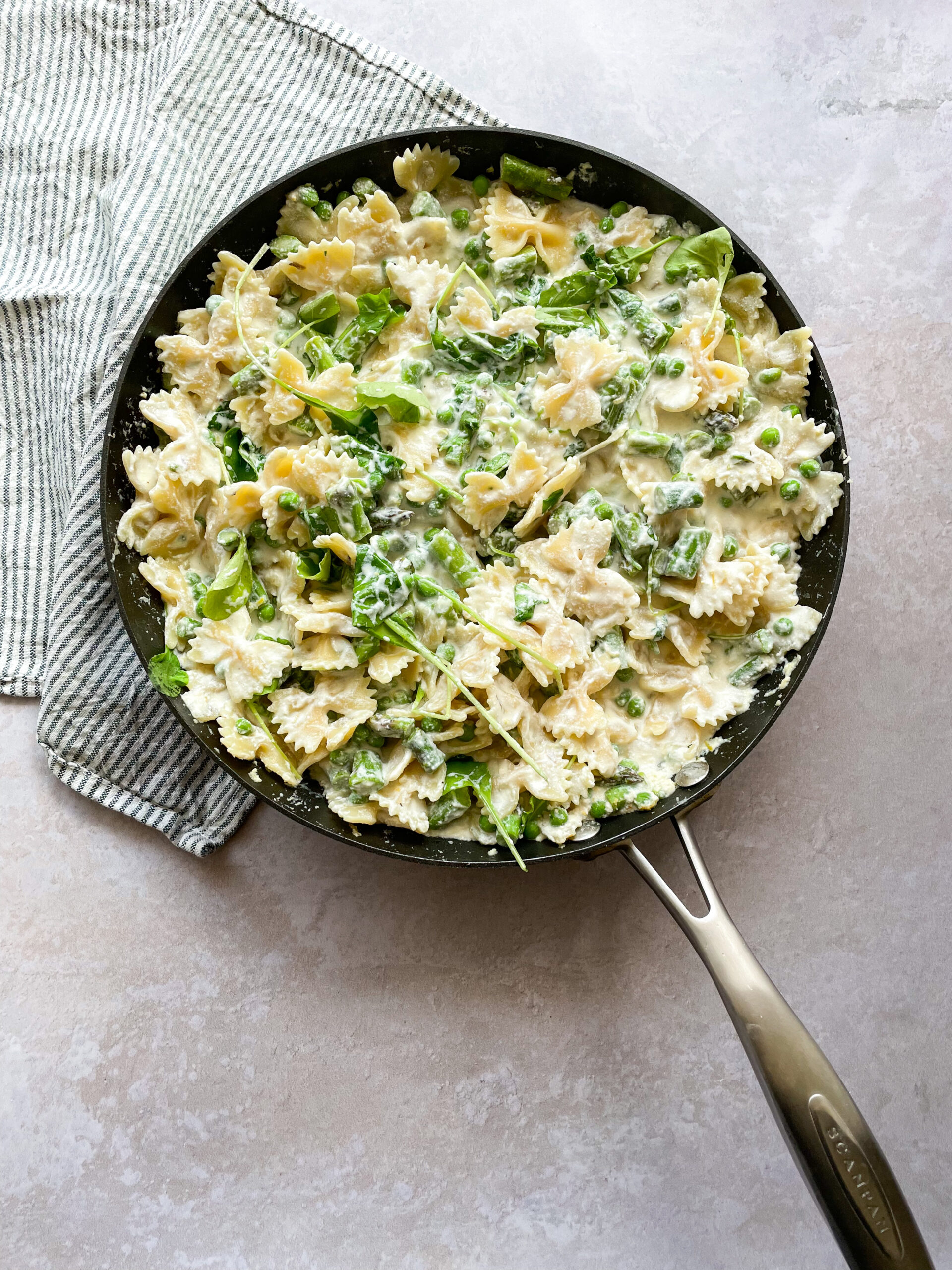 Pasta med citron og ricotta - 591 kcal pr. portion